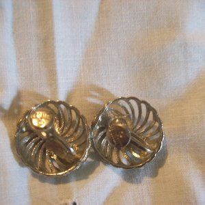 Lisner Jewelry | Jewelry | Lisner Screw Back Earrings Signed Silver ...